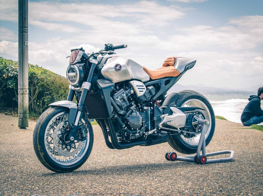 CB 1000 R Umbauten präsentiert - Honda-Show beim Wheels and Waves ...
